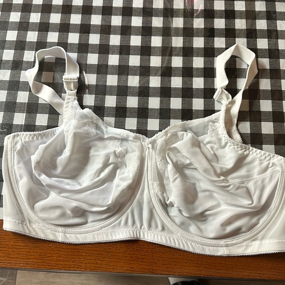 Bali | Intimates & Sleepwear | Bali Flower Bra 44ddd | Poshmark